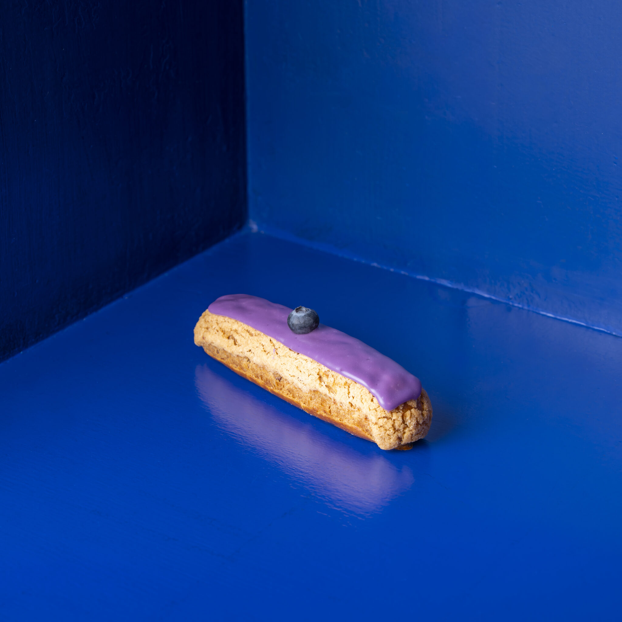 Blueberry eclair